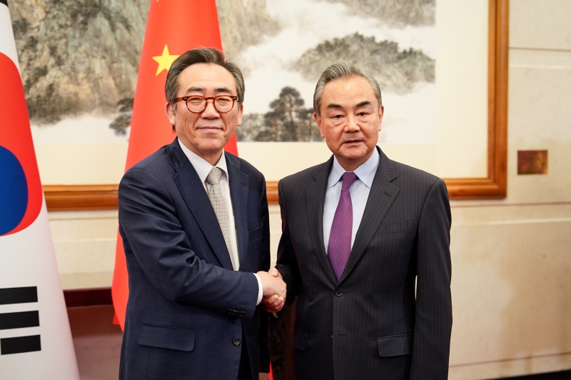 Le ministre des Affaires étrangères Cho Tae-yul en visite à Pékin, une ...